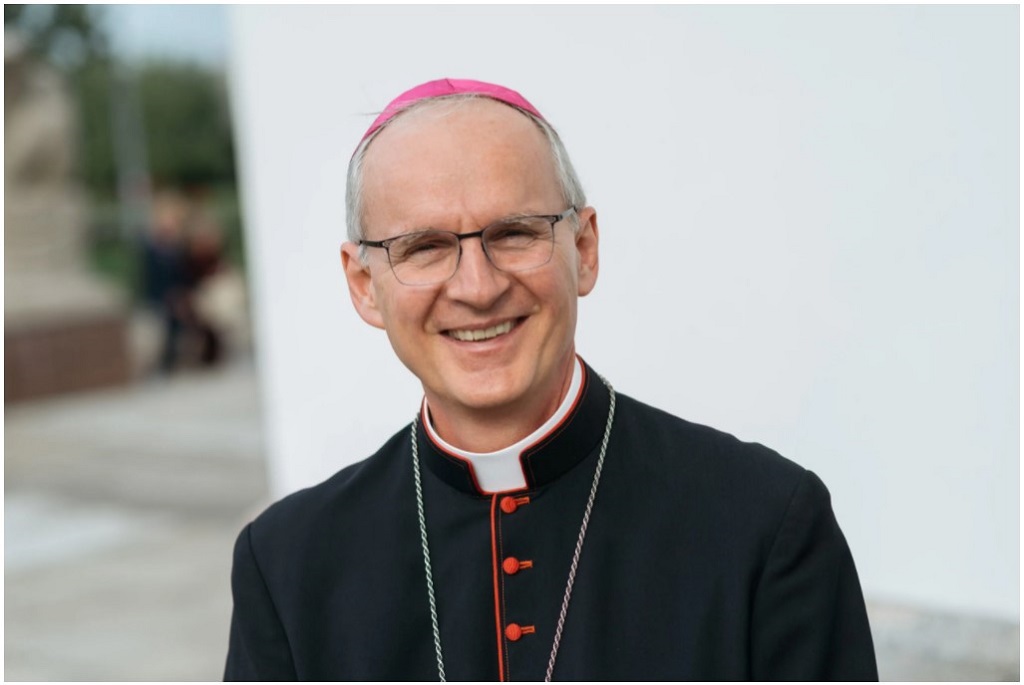 Mūsų parapiją aplankė apaštalinis nuncijus arkivyskupas dr. Petar Rajič ...